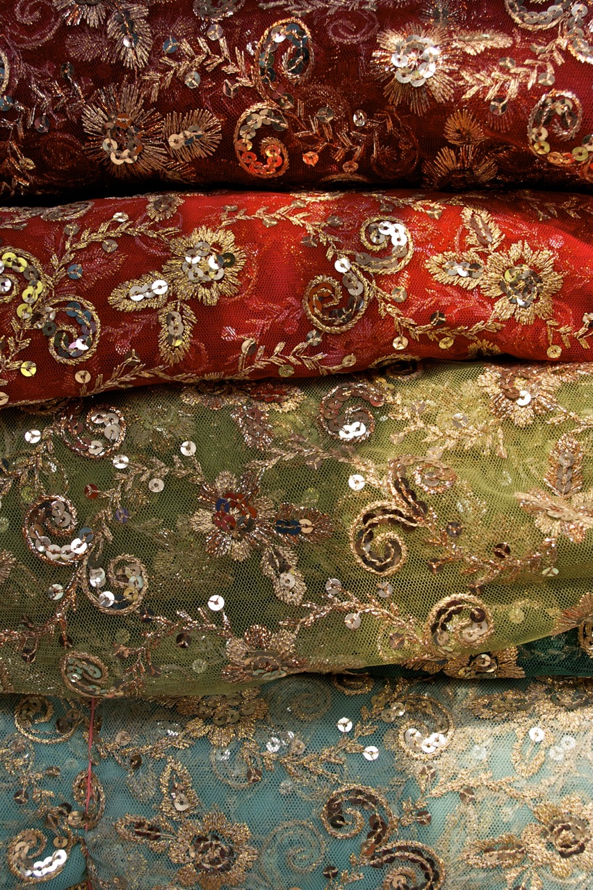 Color me Charminar: The enchanting streets of Hyderabad's Lad Bazar ...